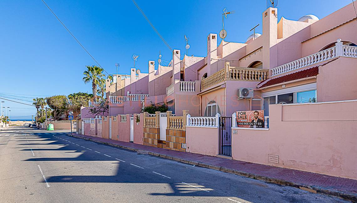 Nyrenoverad bungalow i den attraktiva stadsdelen La Ros